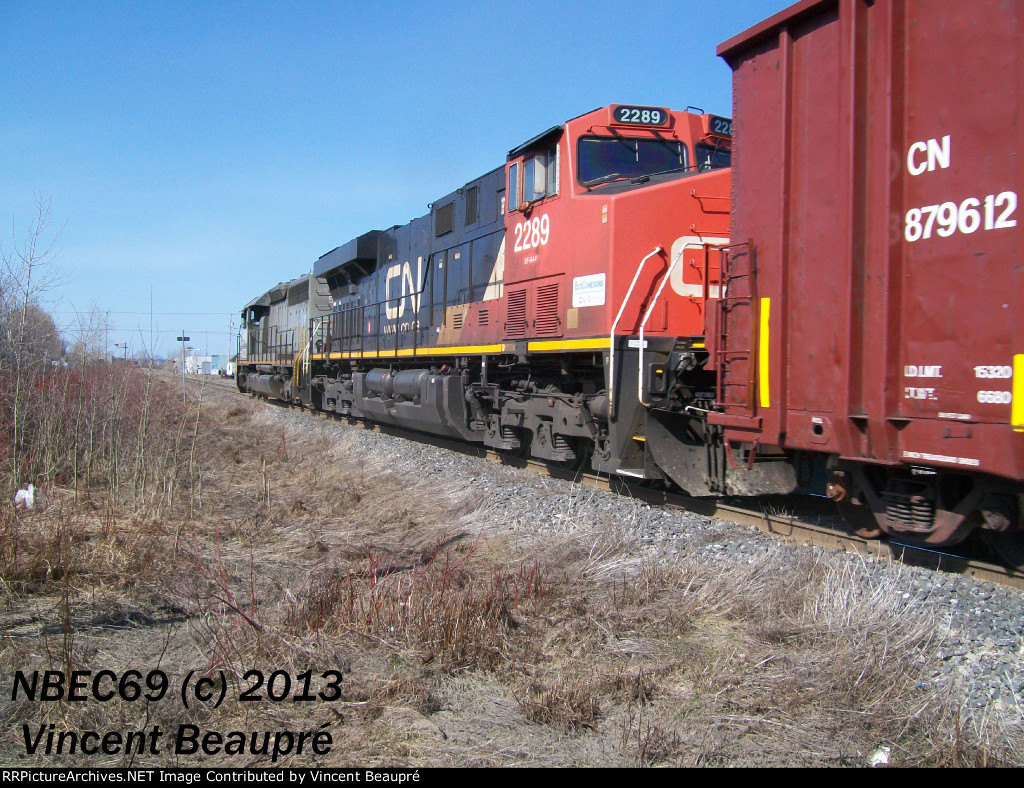 CN 2289 on the 403 West